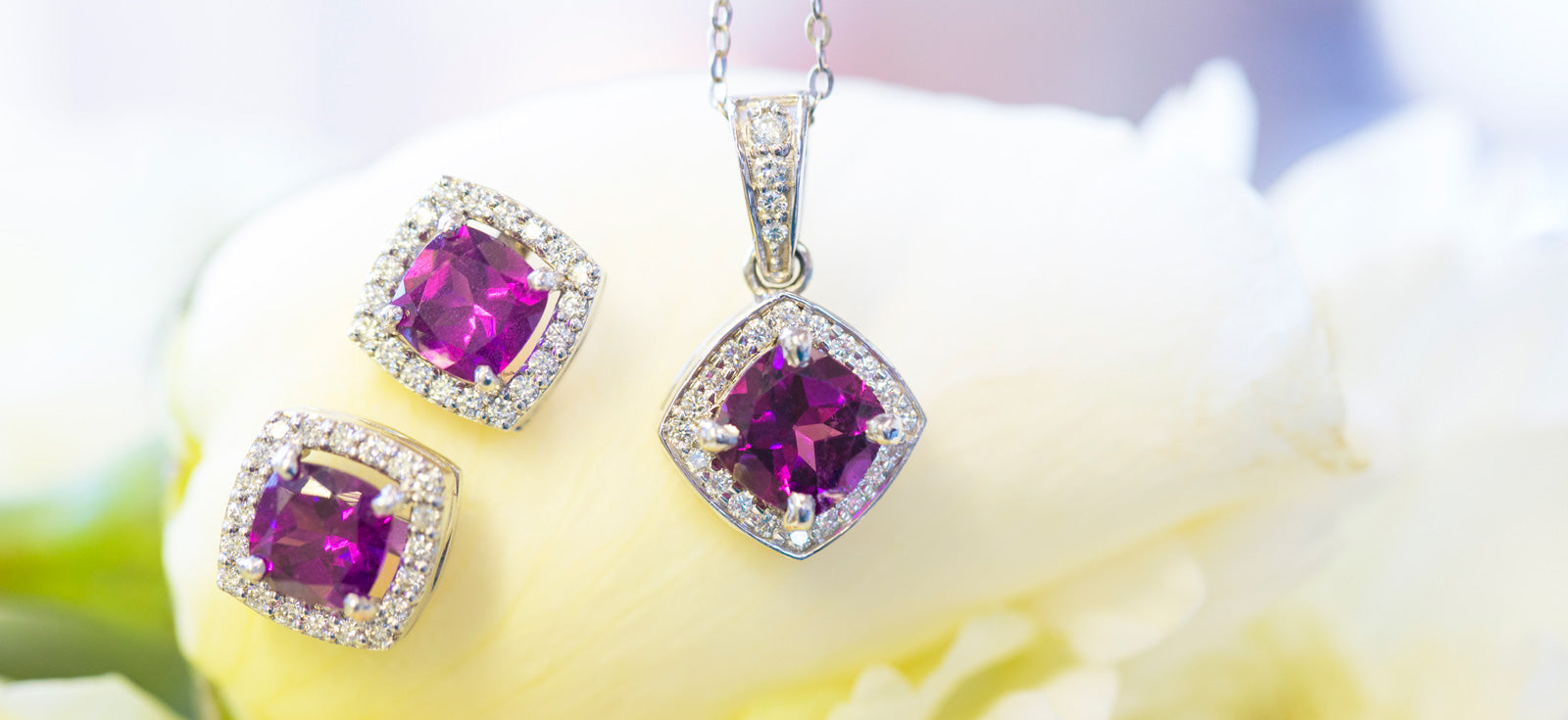 The Jeweled Crescent - Fine Handcrafted, Vintage and Custom Jewelry